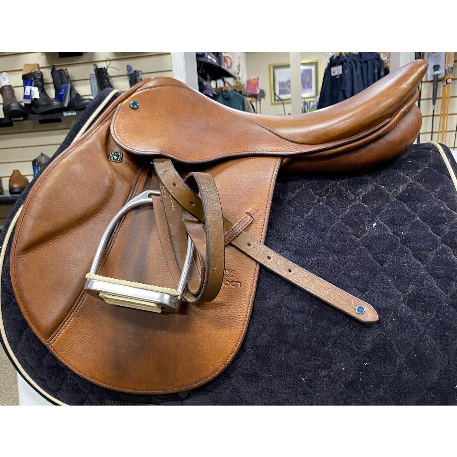 Stubben Edelweiss - 17.5 Seat/Wide Tree - USED – Equine Essentials